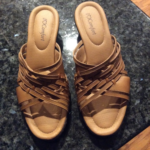 I Love Comfort | Shoes | Tan Sandals | Poshmark